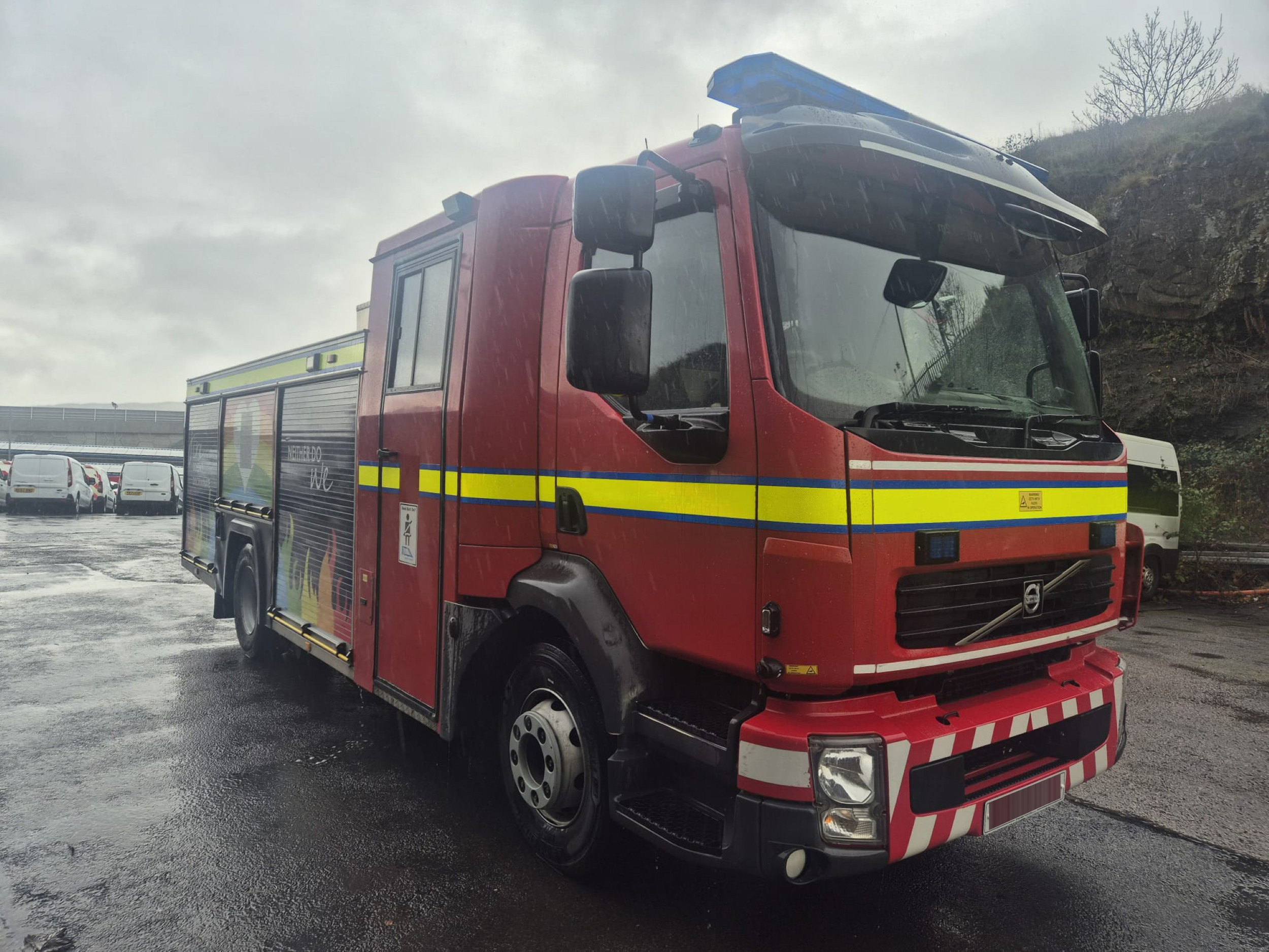 VOLVO FL 4X2 16 TON EMERGENCY ONE 6 SEAT CREW CAB FIRE TENDER C/W ...
