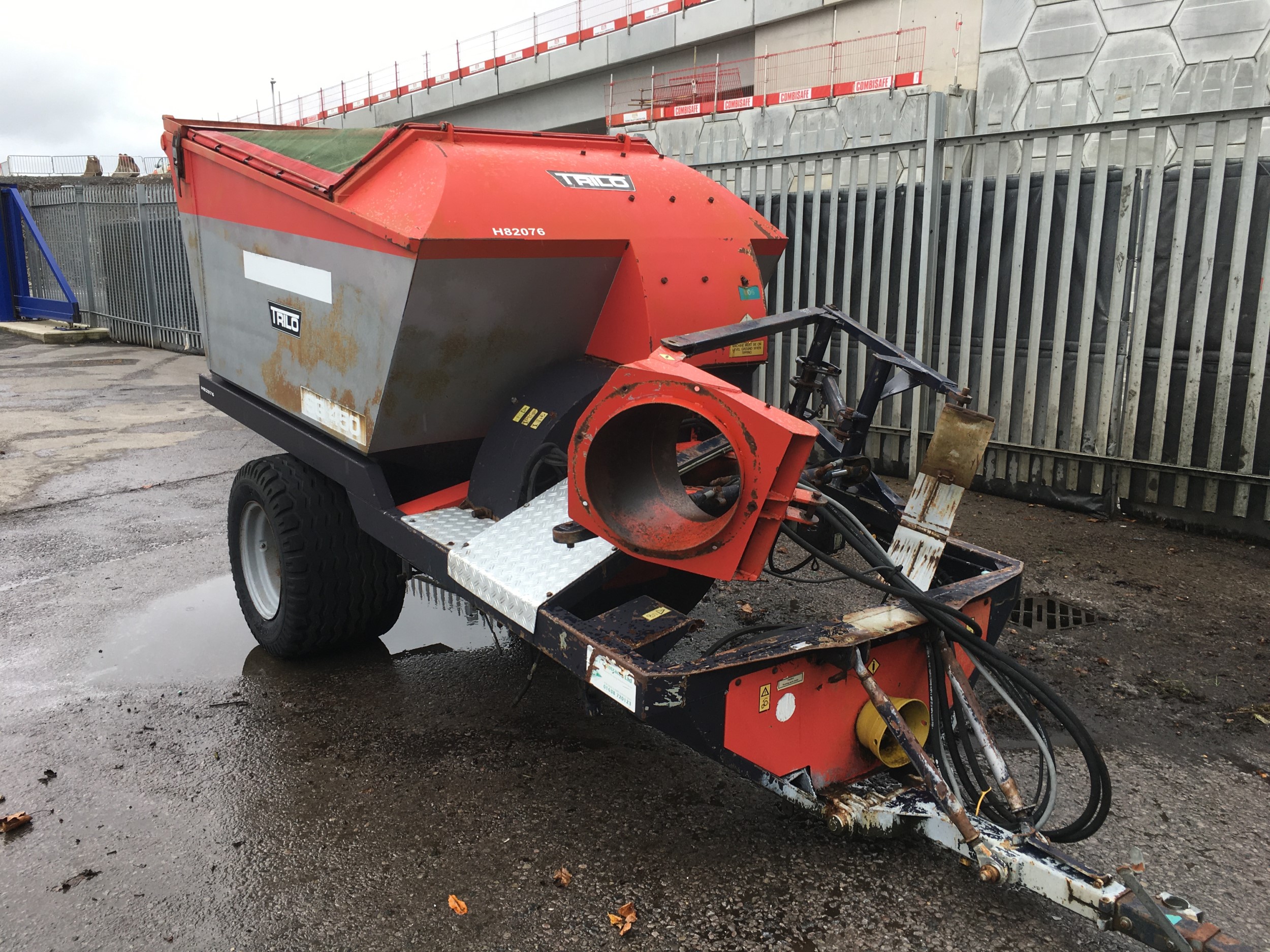 TRILO SG450 MINI-SWEEP SINGLE AXLE LEAF VACUUM (25539)