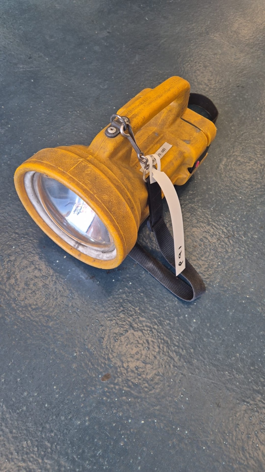 DRAGON DELTA 12V SEARCHLIGHT (NO CHARGER) (25766)